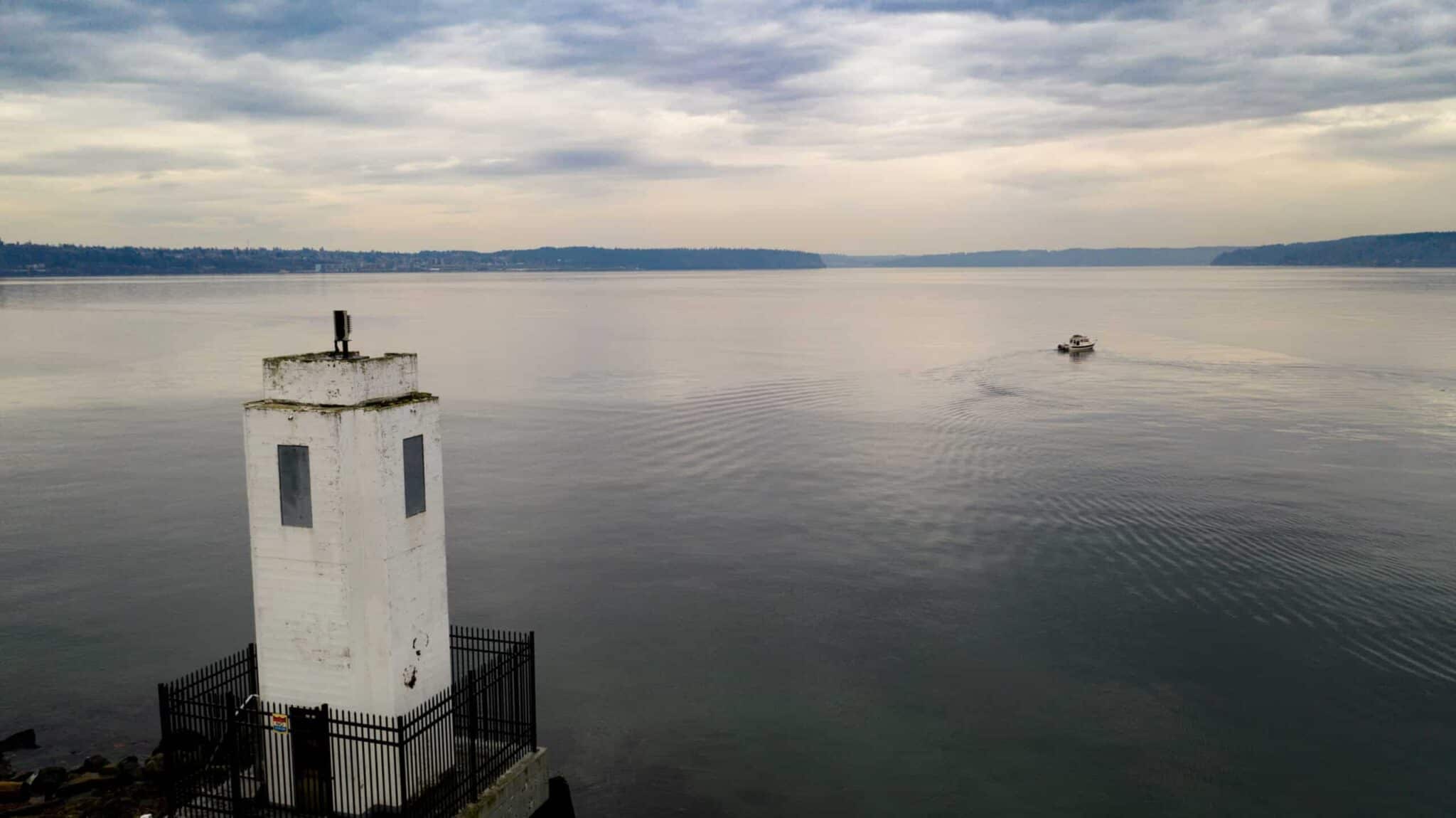 5 Epic PNW Lighthouses You Can Spend The Night In