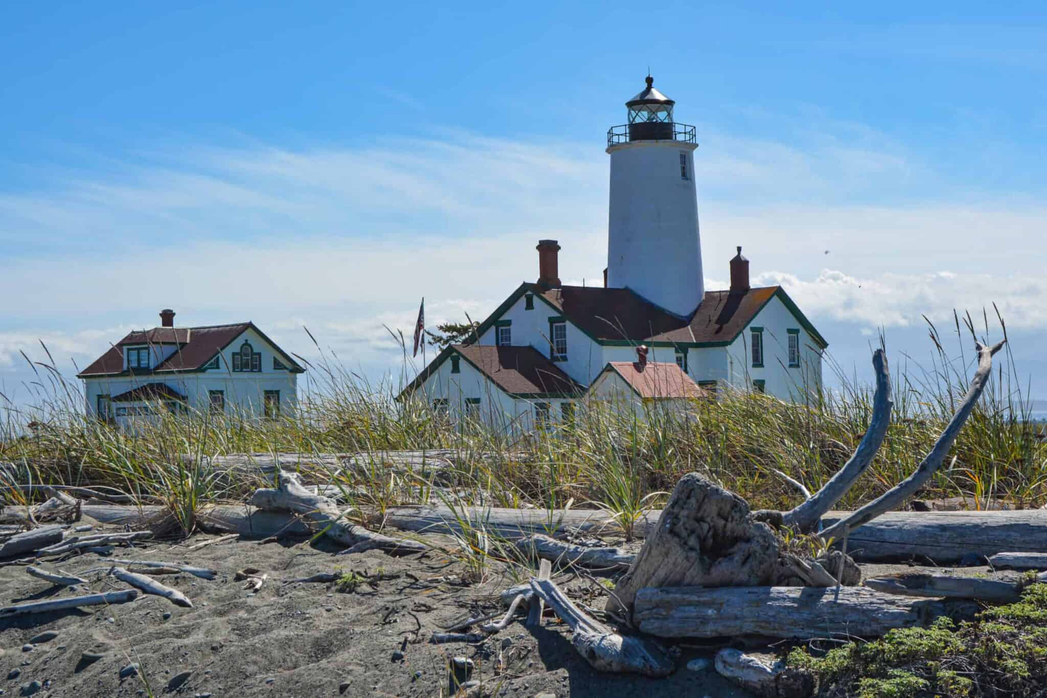 5 Epic PNW Lighthouses You Can Spend The Night In