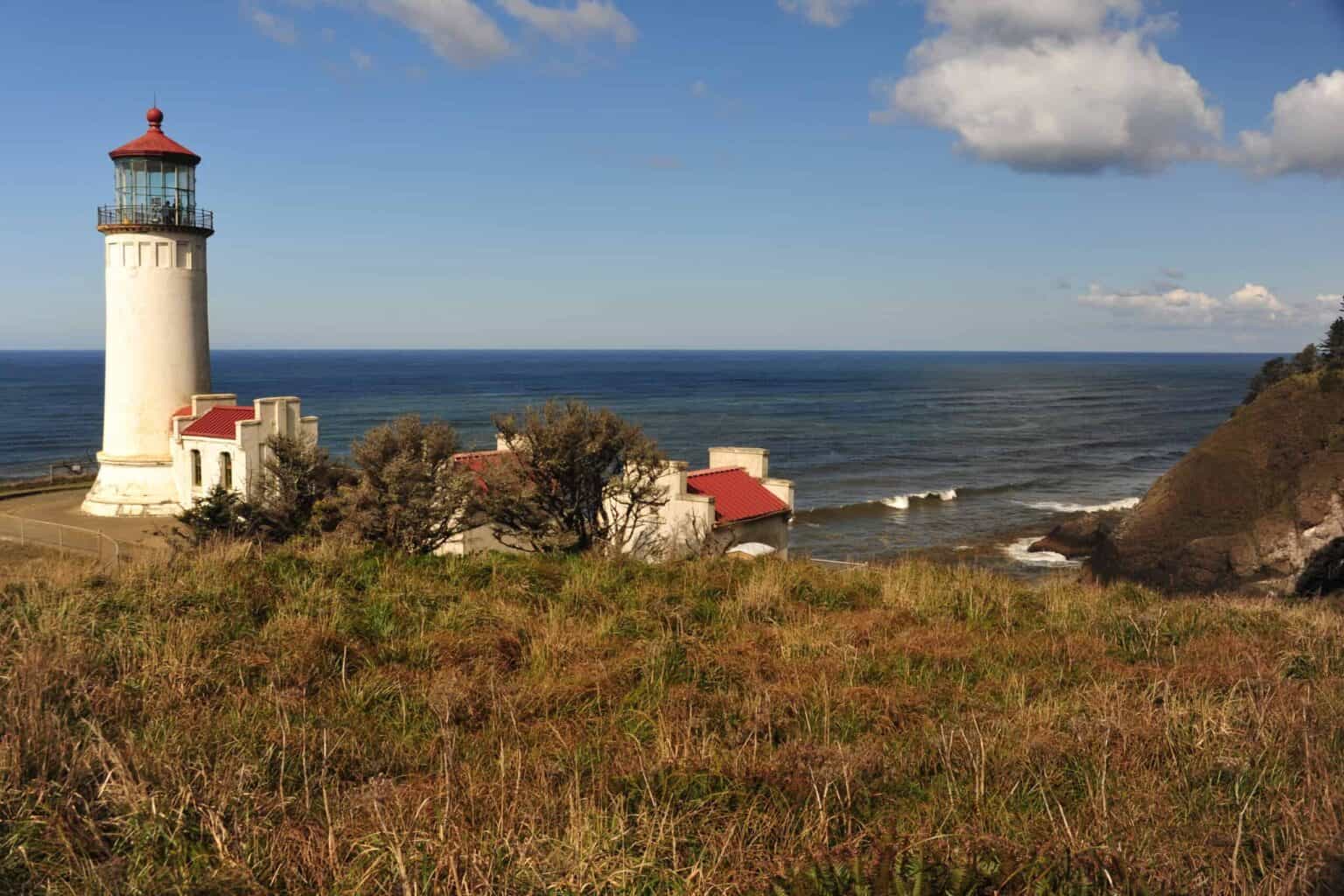5 Epic PNW Lighthouses You Can Spend The Night In